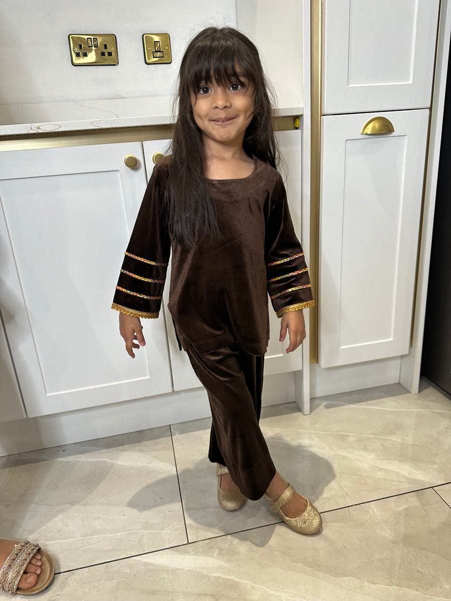 Shamaila Velvet M&D - Brown – Zee Boutique